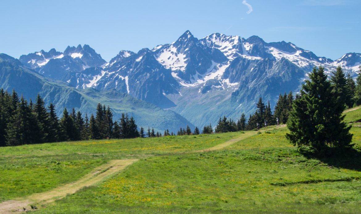 Les 8 plus beaux villages d’Isère à absolument voir en 2025 - Chéri ...