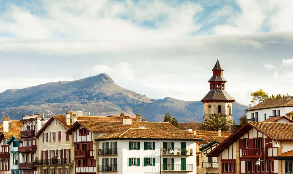 Top 10 des plus beaux villages du Pays Basque Français - Chéri fais tes ...