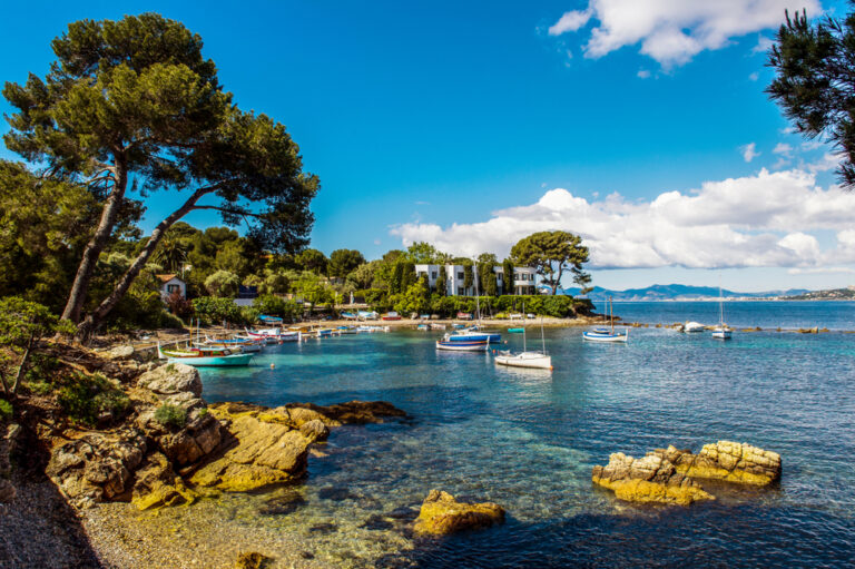 Où voir les plus belles plages d’Antibes ? - Chéri fais tes valises
