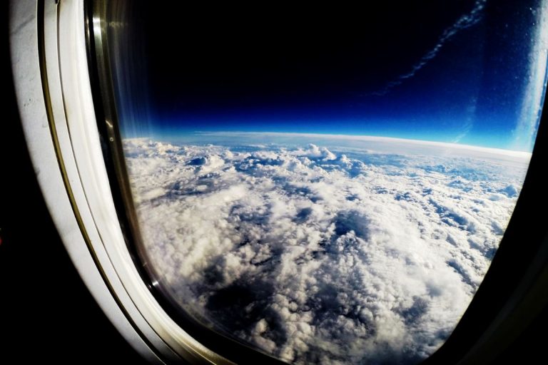 L'impact environnemental du voyage spatial de Katy Perry soulève des ...